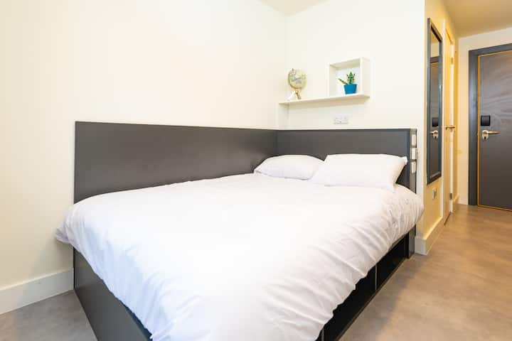 Modern Ensuite Bedroom In Dublin - Portmarnock