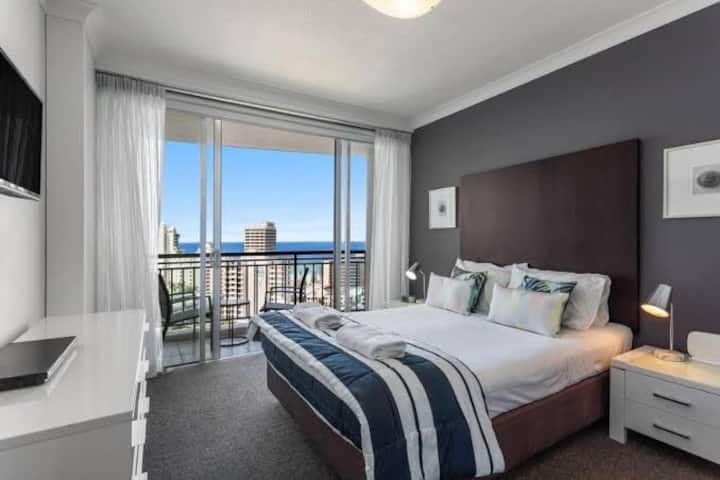 Coastal Charm At Chevron Towers - Gold Coast