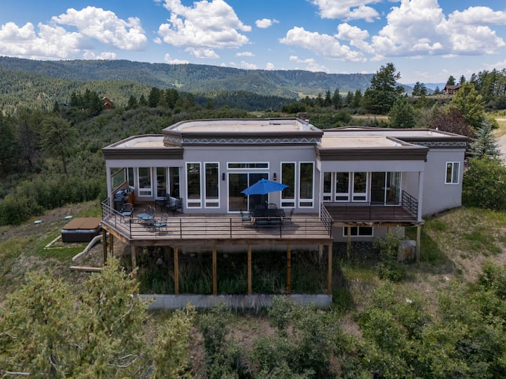 Remodeled, Hot Tub, Amazing Views, Great Location - Pagosa Springs, CO