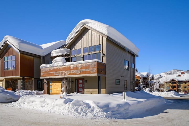 Flat Tops Hideaway | Hot Tub & Pool - Steamboat Springs, CO