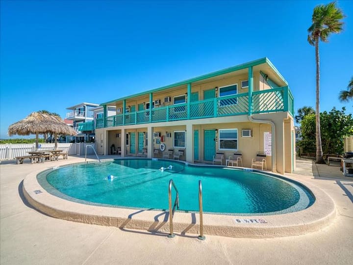 Chateau 1e - On The Beautiful Belleair Beach - Belleair Beach, FL