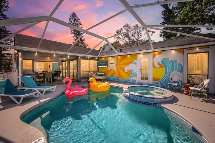 Funky Flamingo! Heated Pool & Beach Gear! - Bradenton, FL