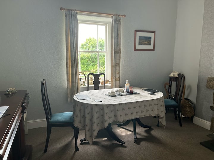 Family Room Sleeps Up To 3 With Private Bathroom - Tavistock