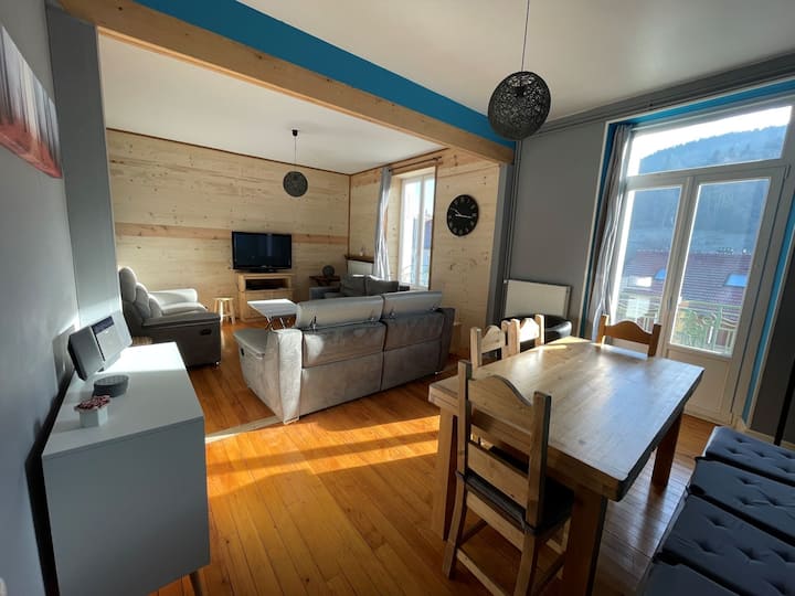 Lumineux Nid Avec Vue Sur La Montagne à Gérardmer - Gérardmer