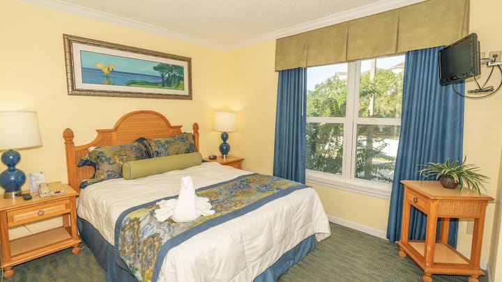 Look No Further! Free Parking, Onsite Pool - Orlando, FL