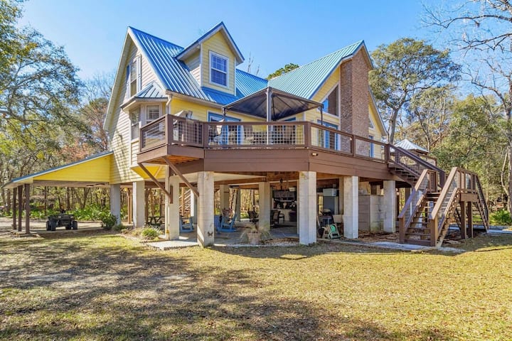 Serene, Luxurious Riverside Home! - Branford, FL