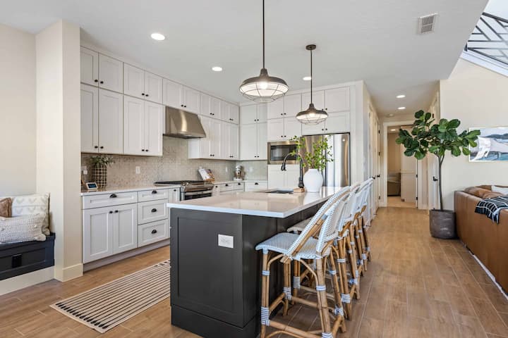 No Bad Days: Desert Color Lagoon + Beaches - St. George