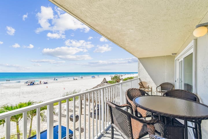 Spacious Seagate Oceanfront 3/2 Condo! - Indian Shores, FL