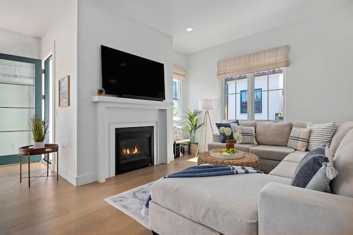 Modern Luxury Condo In Uptown Sb - Santa Barbara, CA