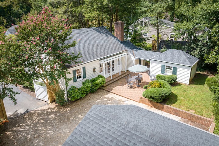 Greenleaf | Close To Uva Sleeps 7 - Charlottesville, VA