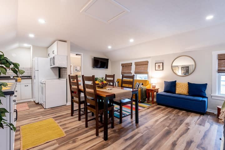 Walk To Downtown |Parking |Balcony |Yard - Lake Geneva, WI