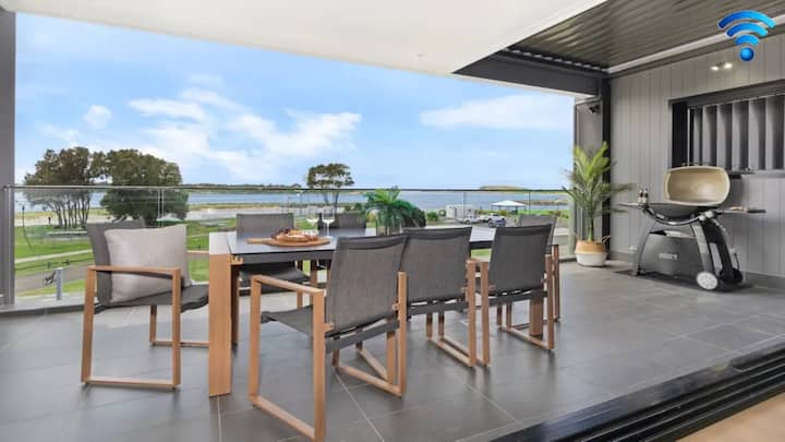 Luxe By The Lake - Shellharbour