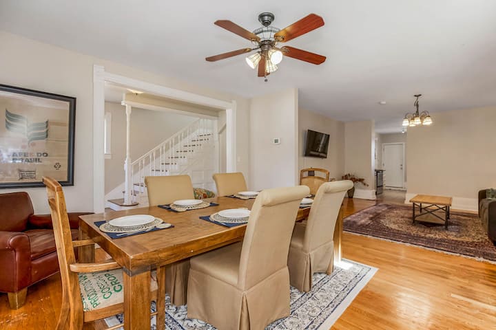 Large, Comfortable, Multi-generational Home - Kansas City