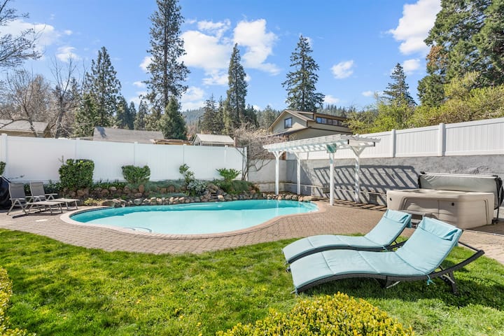 The Ashland Social | Entire Estate - Ashland, OR