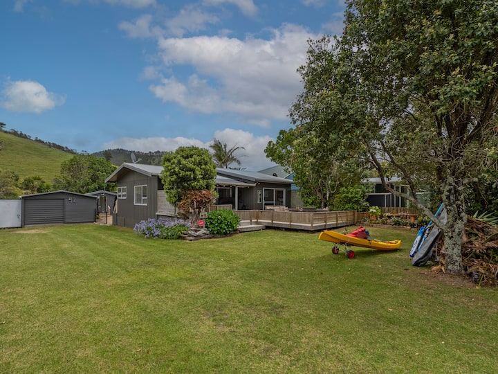 Kon Tiki Retreat - Whiritoa Beach Holiday Home - Whangamatā