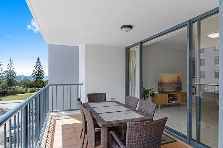 Beachside 2-bed With Pools, Gym, Bbq And Parking - Maroochydore