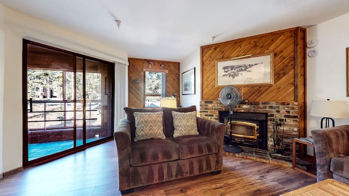 Aspen Creek #215 | Hot Tubs, Near Golf & Hiking - Mammoth Mountain, CA