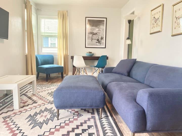 Sunny Downtown Arcata Apartment - Arcata, CA