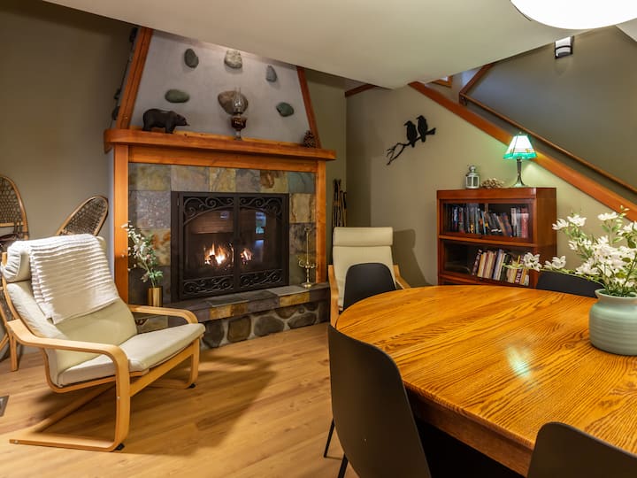 Nature's Cozy Retreat, Fast Wifi, Hot Tub! - Glacier, WA