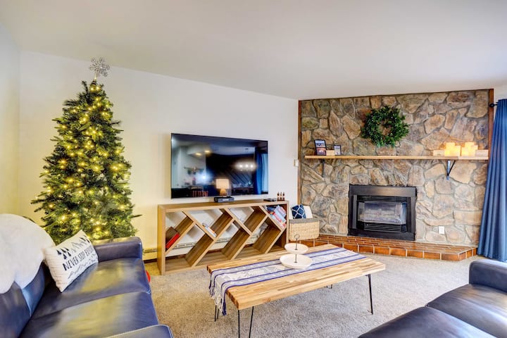 Walk To Ski Resort: Breckenridge Condo W/ Hot Tub! - Breckenridge, CO