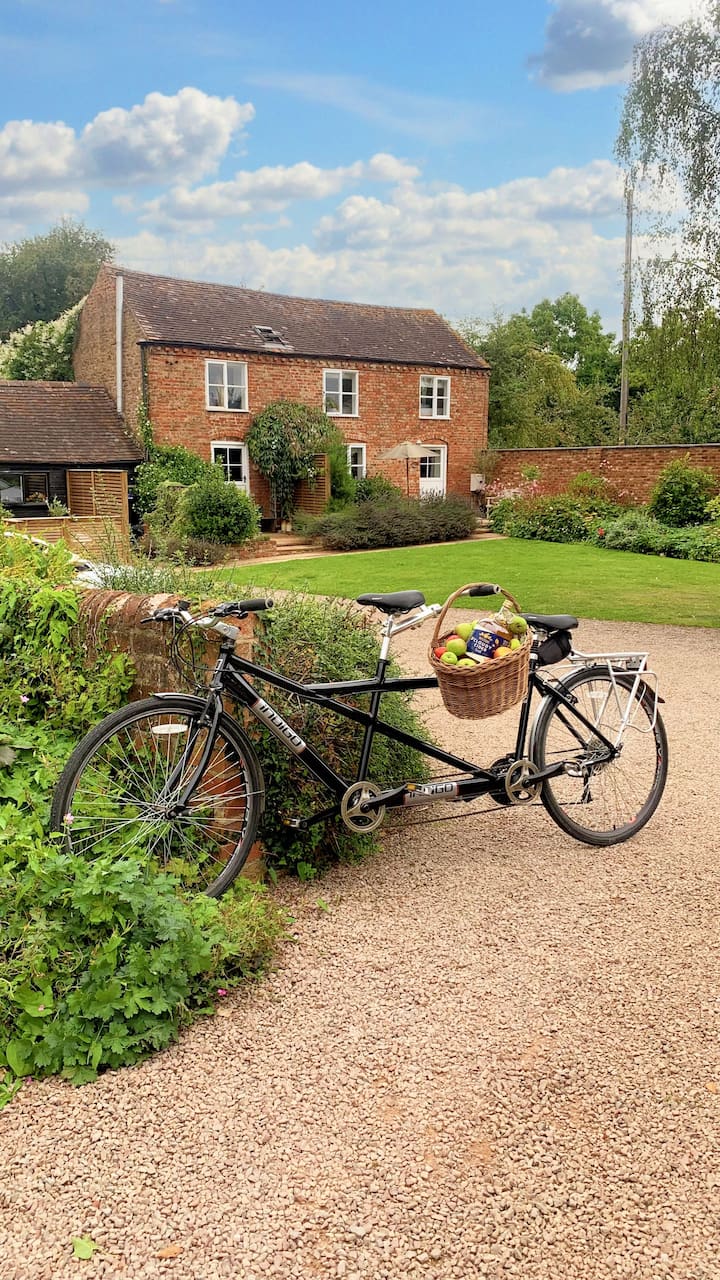 Welsh Cottage - Dog Friendly, Tandem Hire Included - Herefordshire