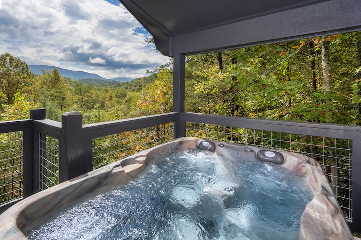 Stunning Views, King Bed, Hot Tub, Arcade Games, - Cosby, TN