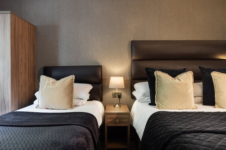 Executive Double Or Twin Ensuite At Stone Villa - Chester