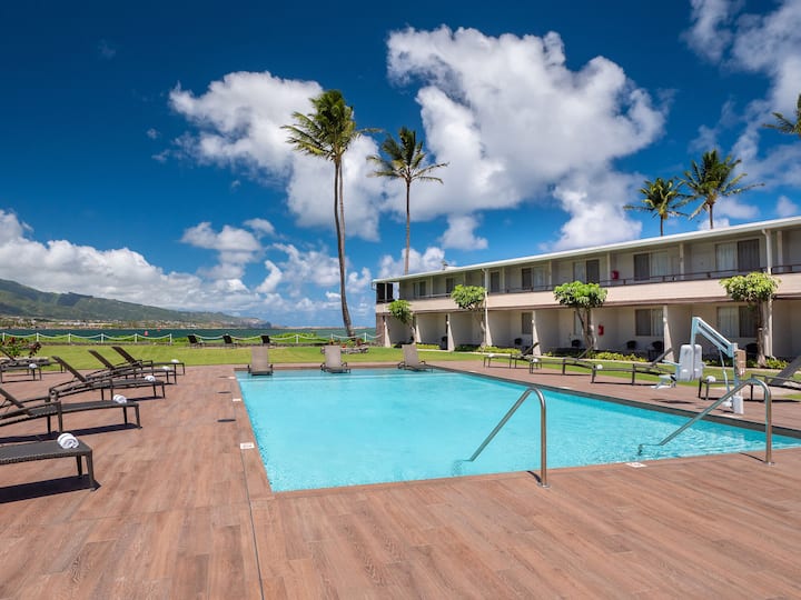 Harborfront Location! Onsite Pool, Near The Beach! - Maui, HI
