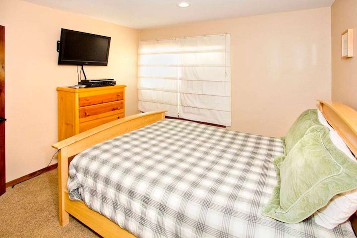 Horizons Condo With Communal Clubhouse! - Sierra Nevada, CA