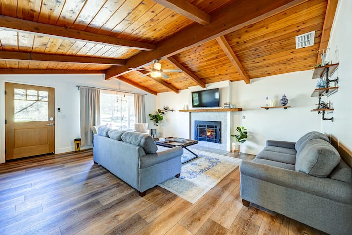 Walk To Dtwn! Dog-friendly Oakhurst Gem W/ Yard - Oakhurst, CA