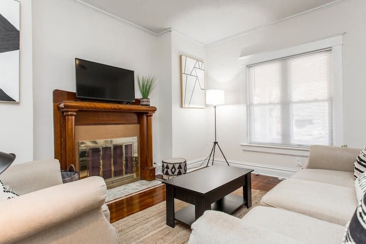 Westport Suite With 2 Queen Beds - Kansas City, KS