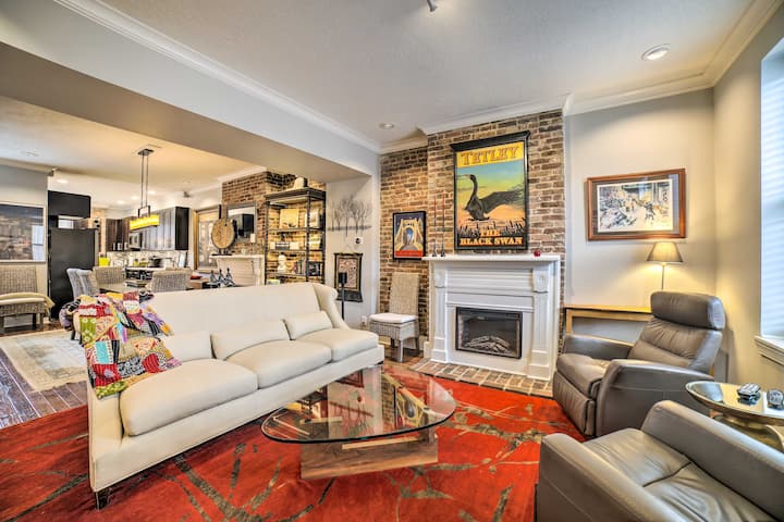 Pittsburgh Vacation Rental In Lawrenceville! - Pittsburgh, PA