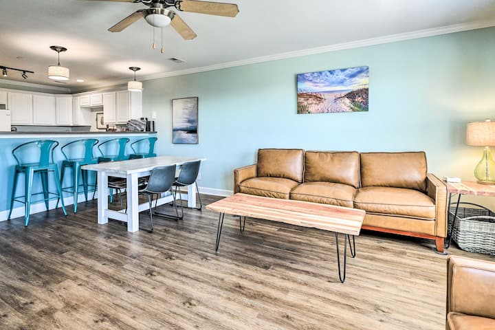 Oak Island Condo - Walk To The Beach! - Oak Island, NC