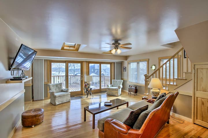 Charming Lake Ripley Cottage W/ Water View! - Deerfield, WI