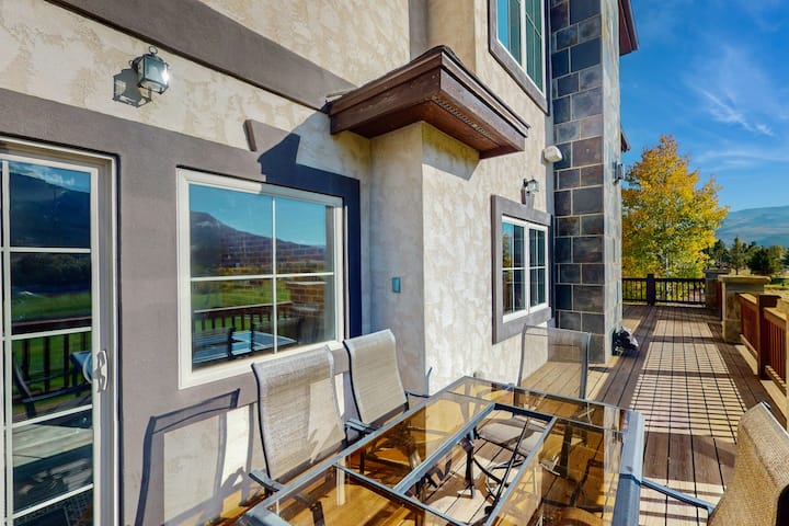 Luxe 4br Mountainview | Fireplace | Balcony - Eagle, CO