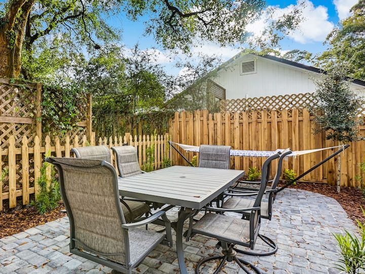Lazy Hammock On Tybee, Heated Pool Access - Tybee Island, GA