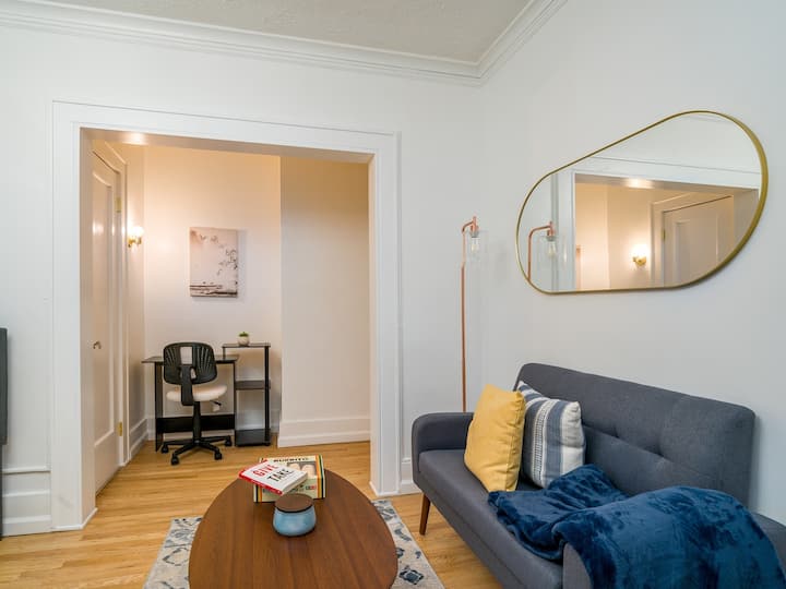 Cozy-studio-highfalls-tv-kitchen-rochest-dt - Rochester