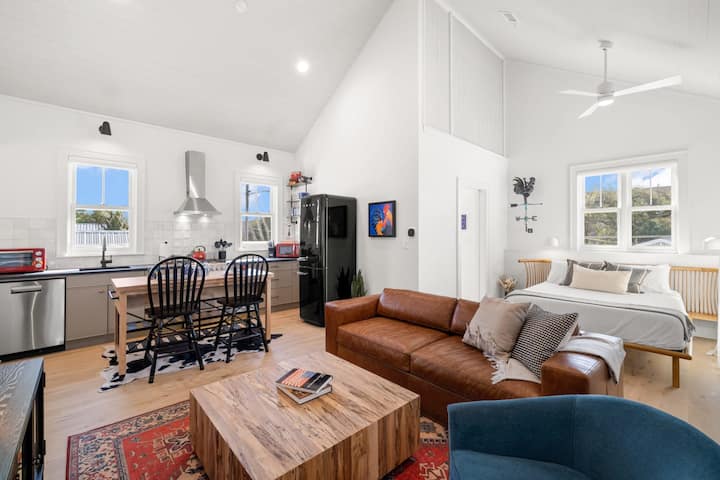 Casa Romeo | Gorgeous Ybor Apt, Steps To 7th Ave - Davis Islands, FL