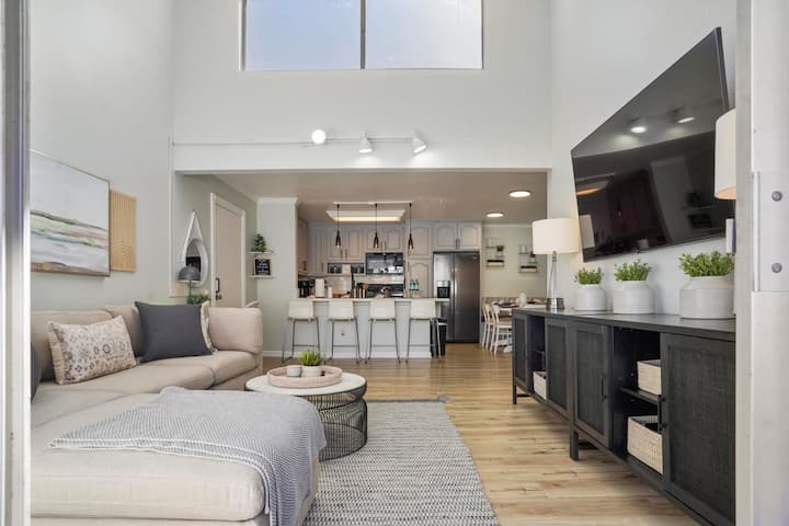 Relaxing Homey-bright & Spacious - San Diego, CA