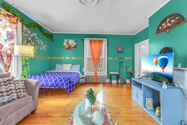 Enchanting 3br Near Downtown | Cozy & Modern - Hartford, CT