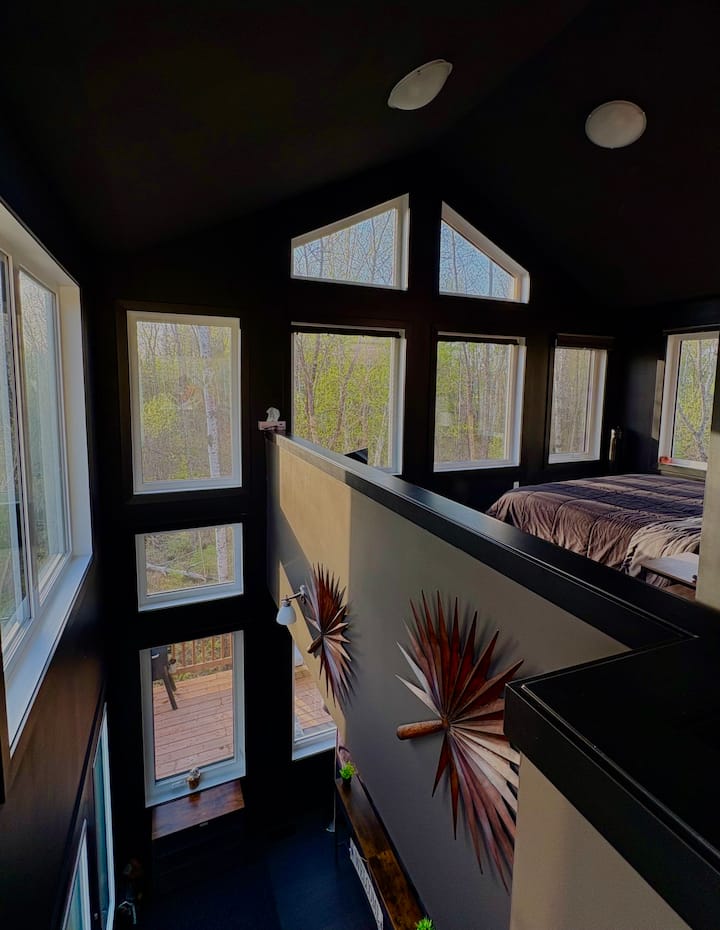 Romantic Getaway, Tiny High-rise Cabin - Pinawa