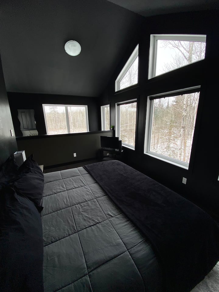 Romantic Getaway, Tiny High-rise Cabin - Pinawa