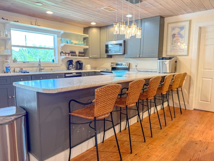 Pet Friendly Sleeps 9 Golf Cart Hot Tub - Weekly D - 聖喬治島