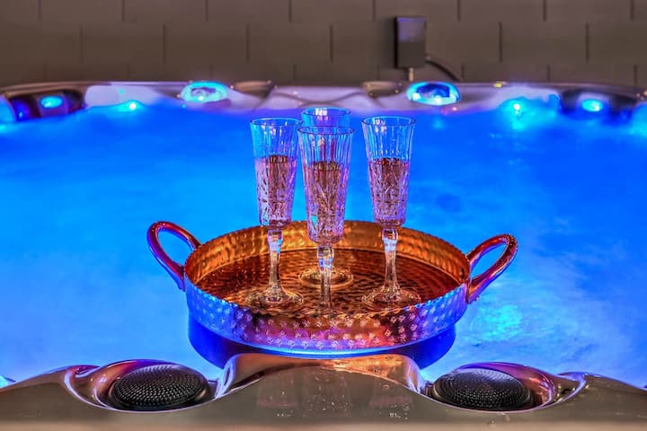 Modern Luxury - Heated Pool, Hot Tub & Vegas Vibes - Boulder City, NV