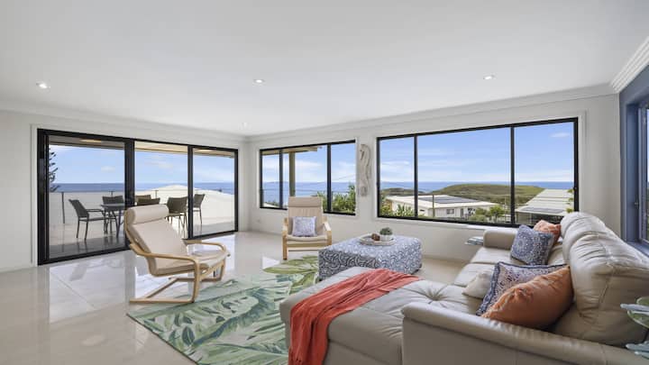 Lighthouse At Emerald - Ocean Views, Walk To Beach - Emerald Beach