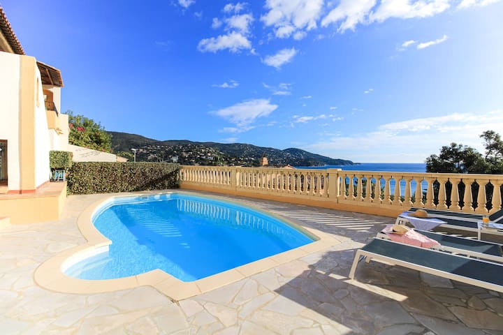 Exceptional Villa - Sea View, Pool And Parking - Le Lavandou