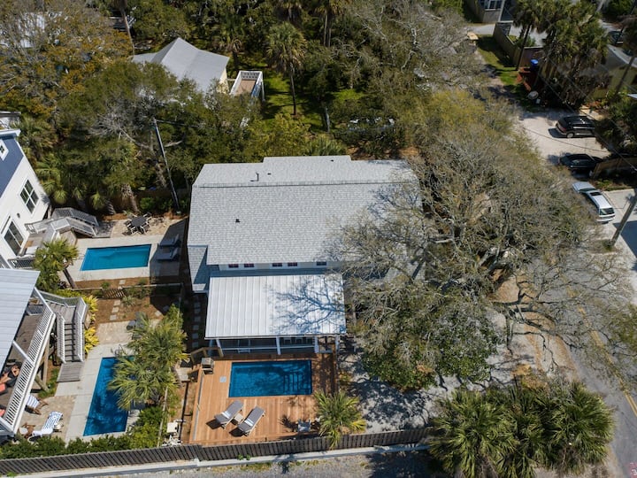 10 Bedrooms W/ 3 Pools - Folly Beach, SC