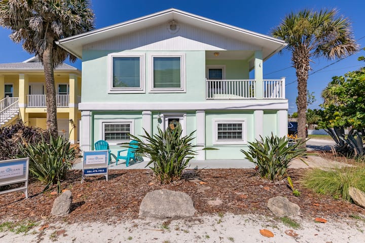Private Home With Heated Pool, Steps To The Beach - New Smyrna Beach, FL