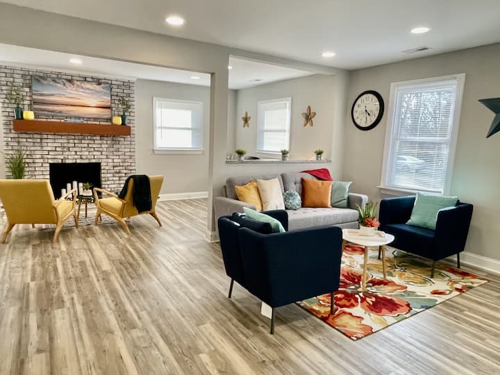 Vibrant Open Floor Plan Home At Prime Location - Greensboro, NC