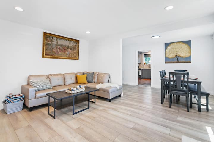 Azure Retreats • Pet-friendly • Tesla Charger - Pico Rivera, CA